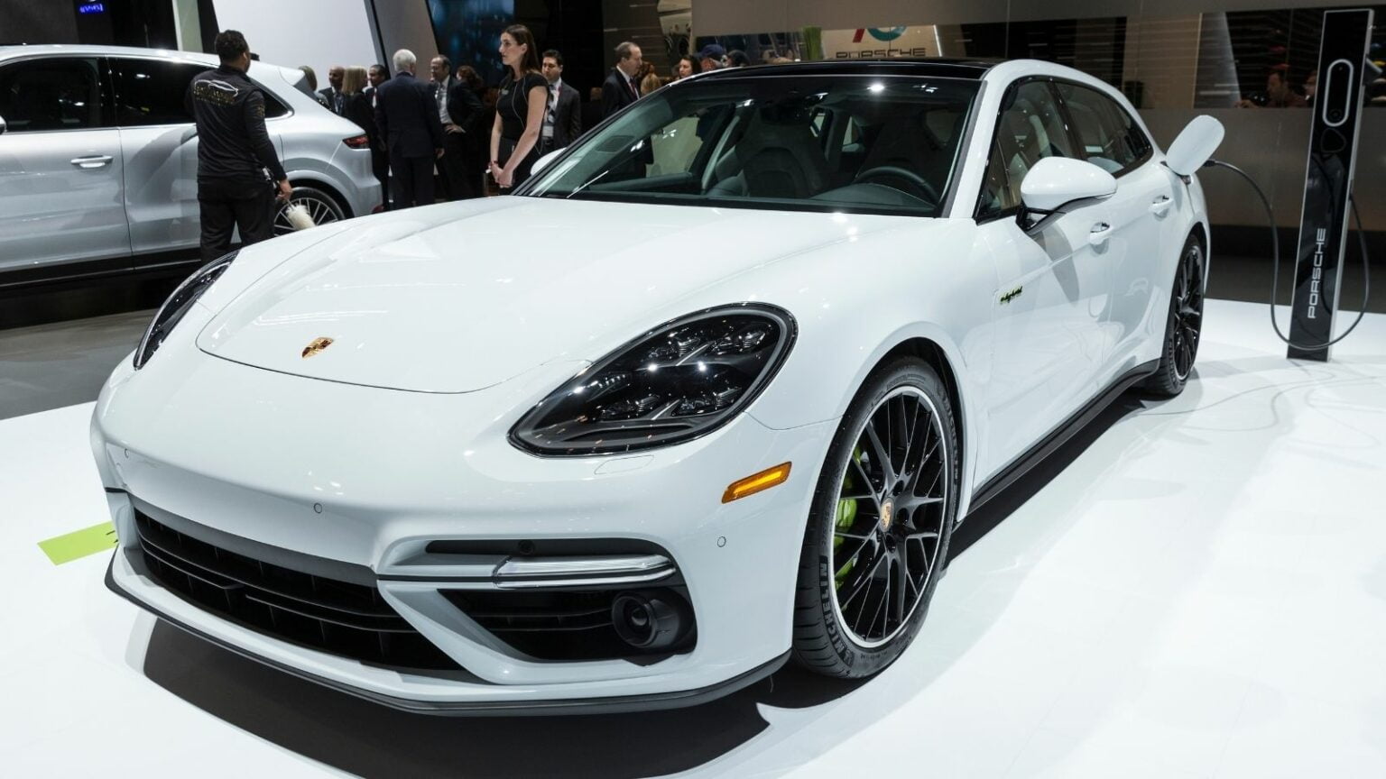 12 High-Performance Sedans That Rival Supercars - Get CyberTrucked