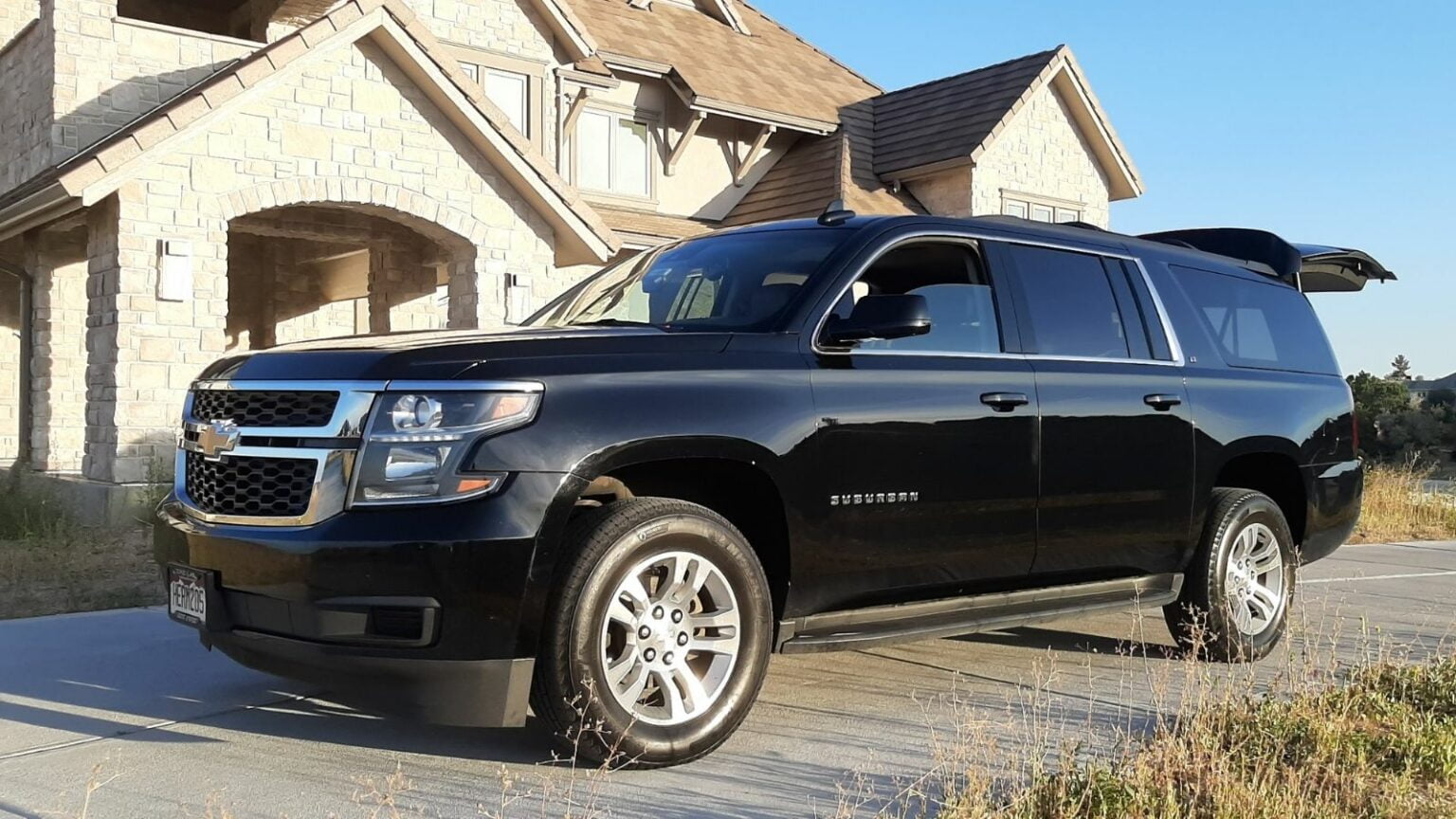 These SUV Giants Are Built for Long Distances and Big Adventures - Get ...