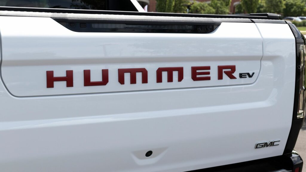 10 Reasons the Hummer EV is Better Than the Cybertruck - Get CyberTrucked