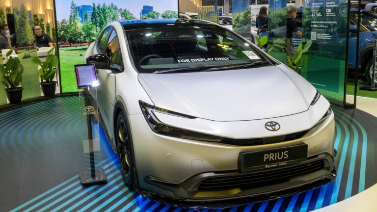 16 Cars With the Most Advanced Driver-Assistance Systems - Get CyberTrucked