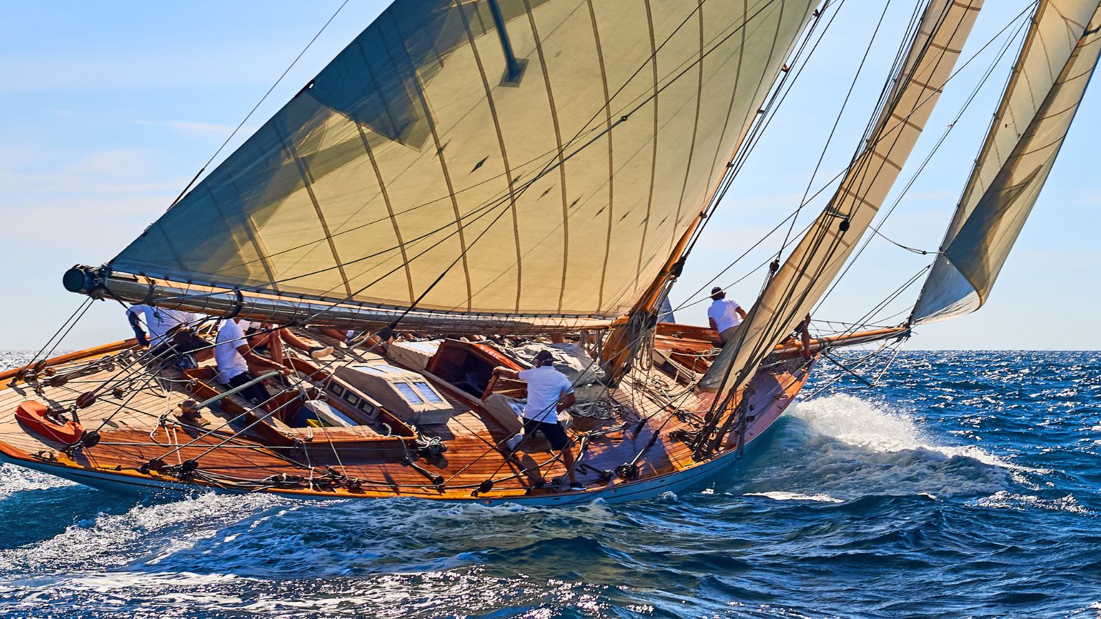 15 Classic Boats That Still Make Waves: Why They Remain Unbeaten - Get ...
