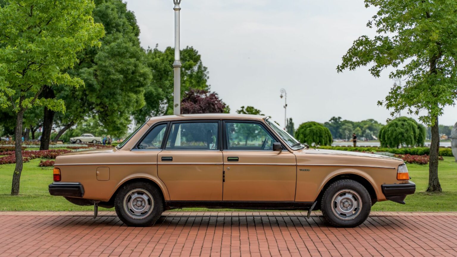 25 Classic Sedans That Are Still Turning Heads — Ageless Appeal - Get ...
