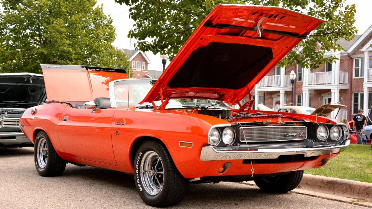 12 Cars That Look Like Muscle Cars But Fool Most People - Get CyberTrucked