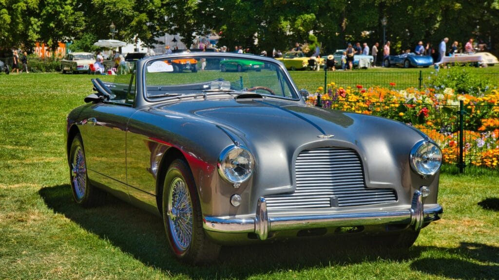 24 Classic Roadsters That Will Never Go Out of Style — Timeless ...