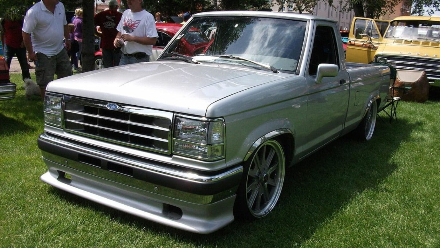 Not Every Truck Needs to Be Huge: The Smallest Pickups Canada Ever Got ...