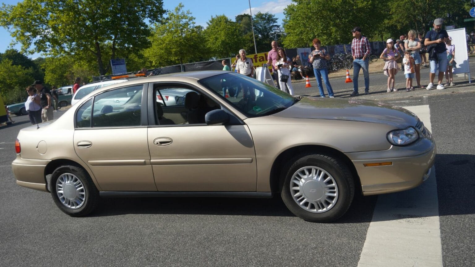 No Gas Cap? Here’s Why Automakers Changed the Design - Get CyberTrucked