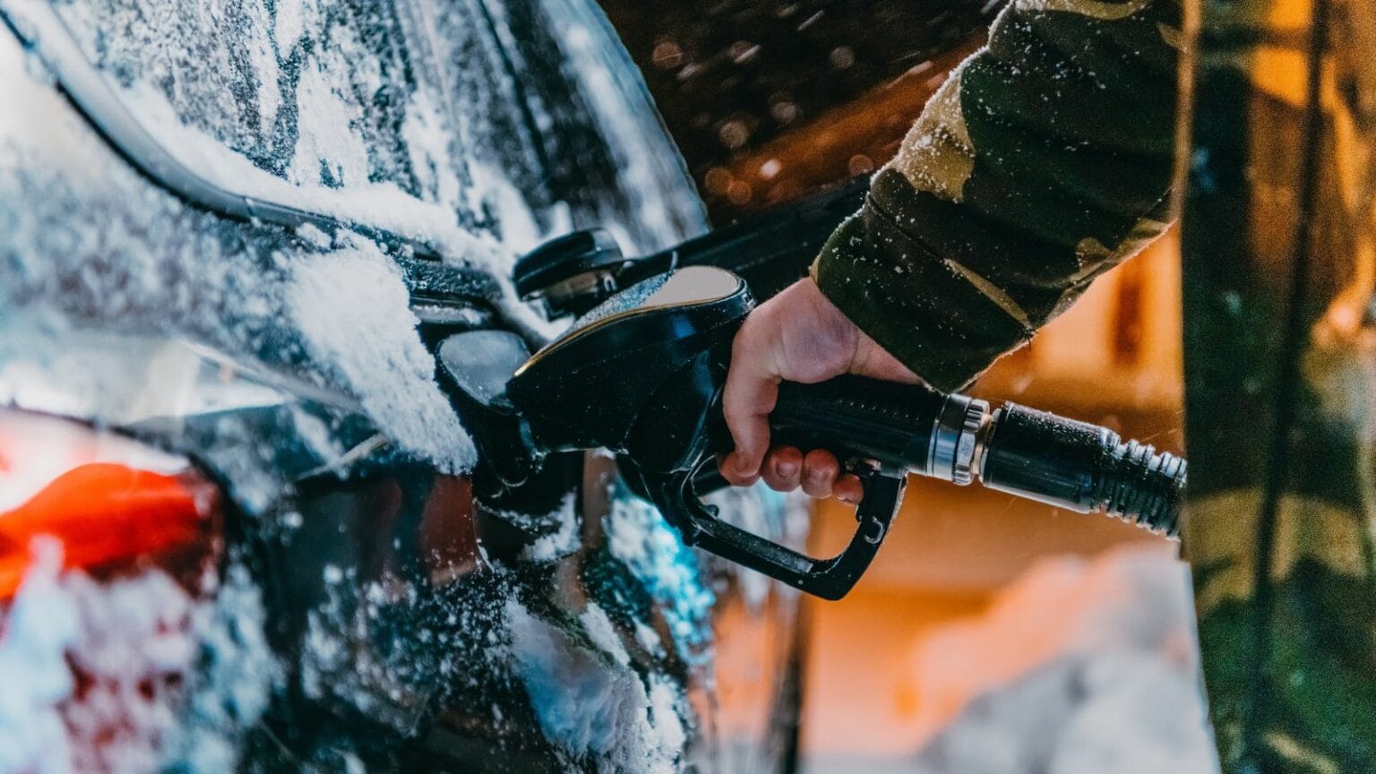 No Gas Cap? Here’s Why Automakers Changed the Design - Get CyberTrucked
