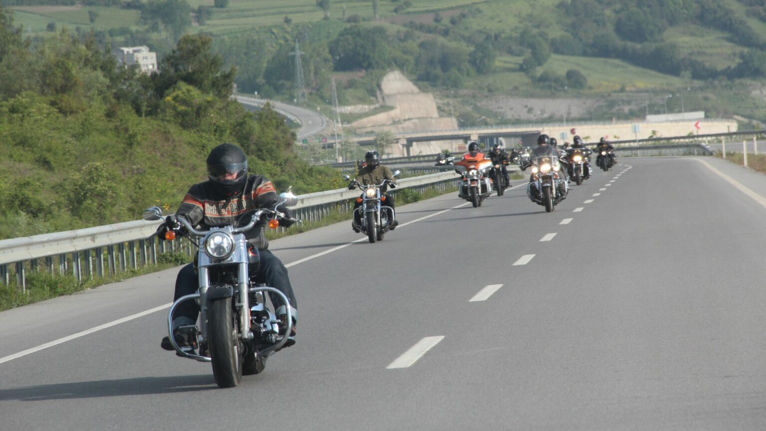 Why Riding Side by Side Could Be Dangerous for Motorcyclists - Get ...